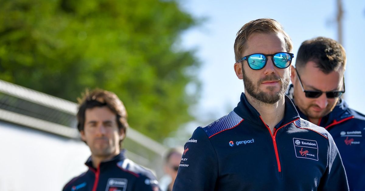 WATCH: Sam Bird gets to grips with Sail GP