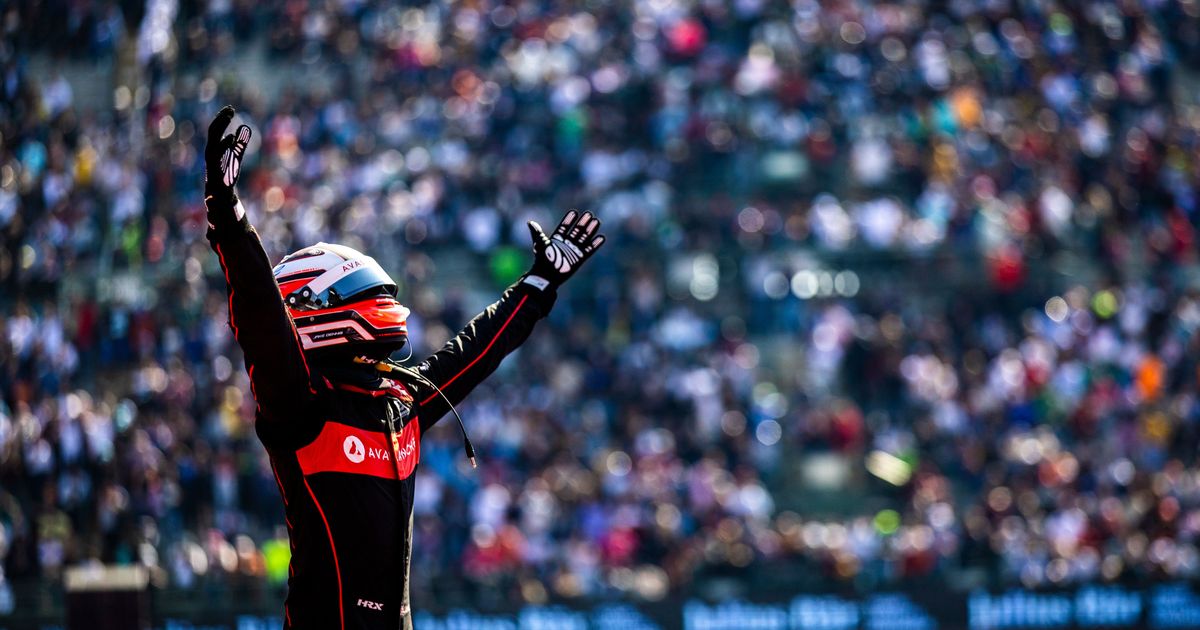 Dominant Dennis becomes first winner of GEN3 era in Mexico City