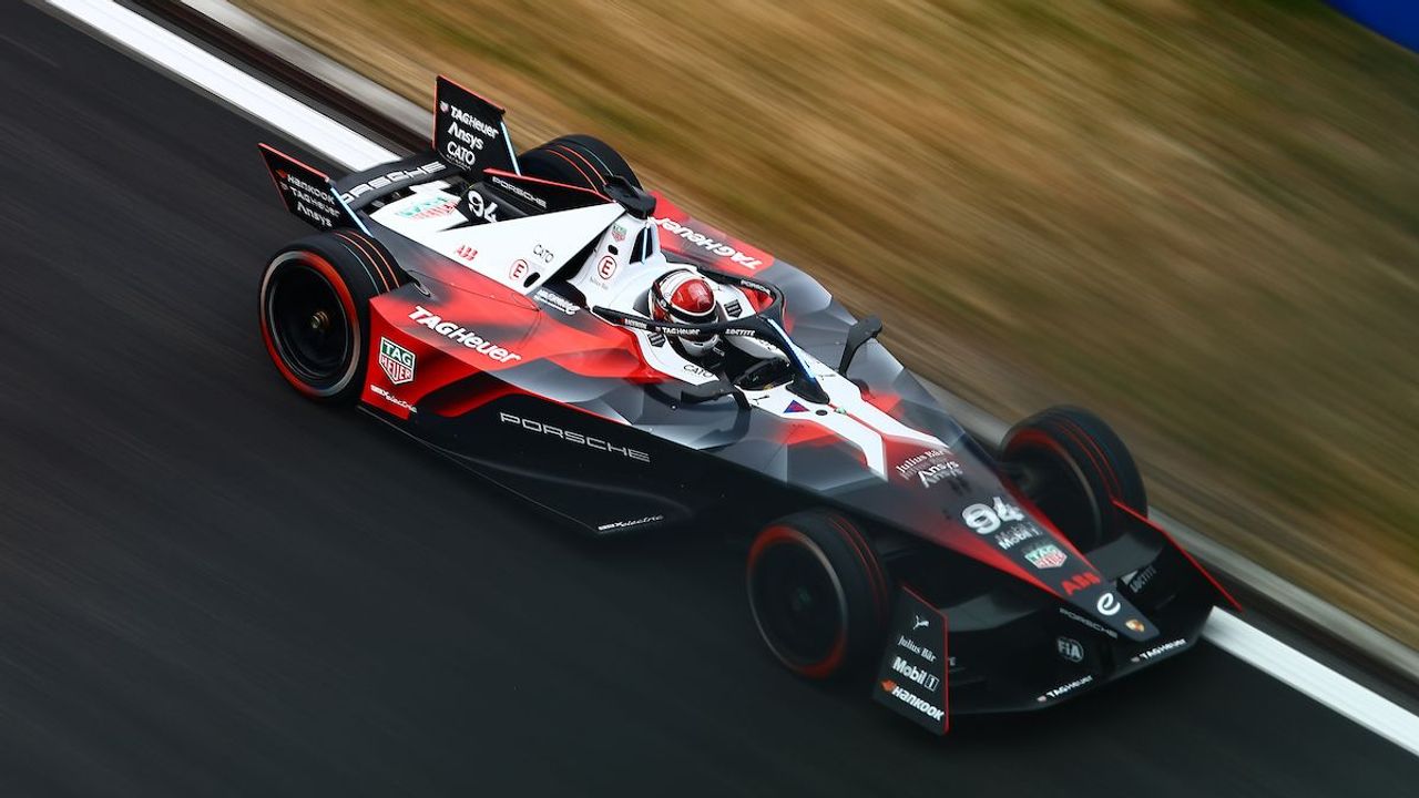 Which major manufacturers have been part of Formula E?