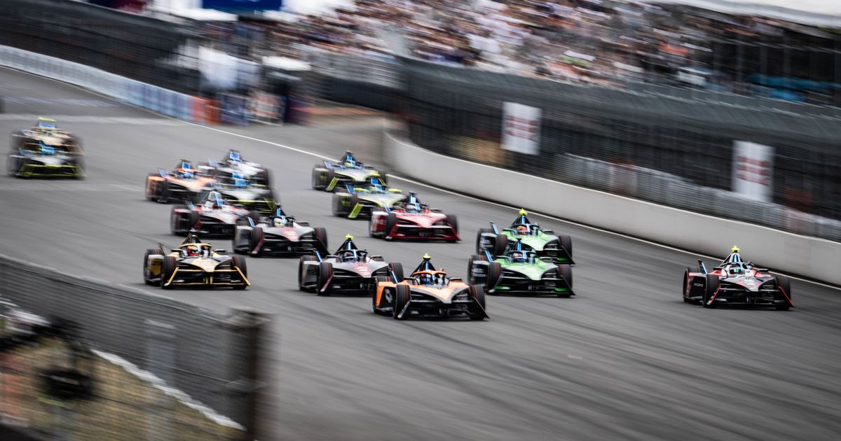 FULL RACE: All the action from the epic Portland double-header