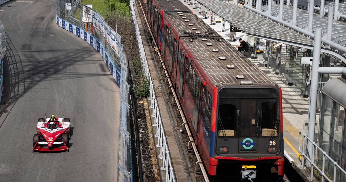 FP3: Rowland on top in London as Cassidy hits trouble