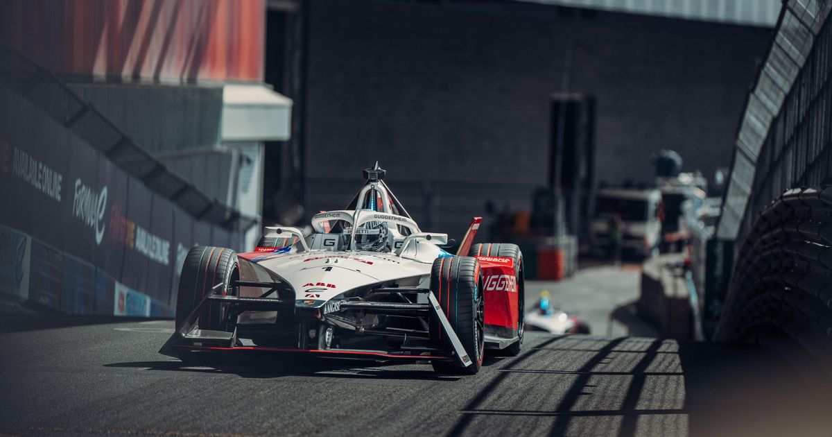 Mueller signs on as Porsche Motorsport factory driver