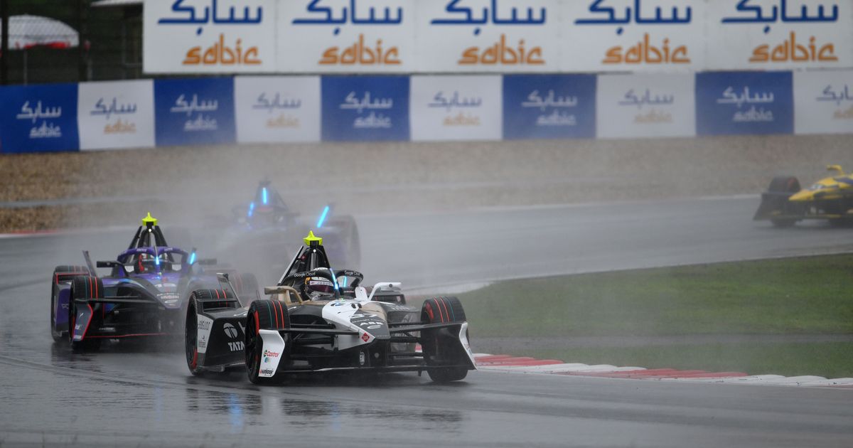 REPORT: Cassidy produces dominant lights-to-flag victory on rain-soaked ...